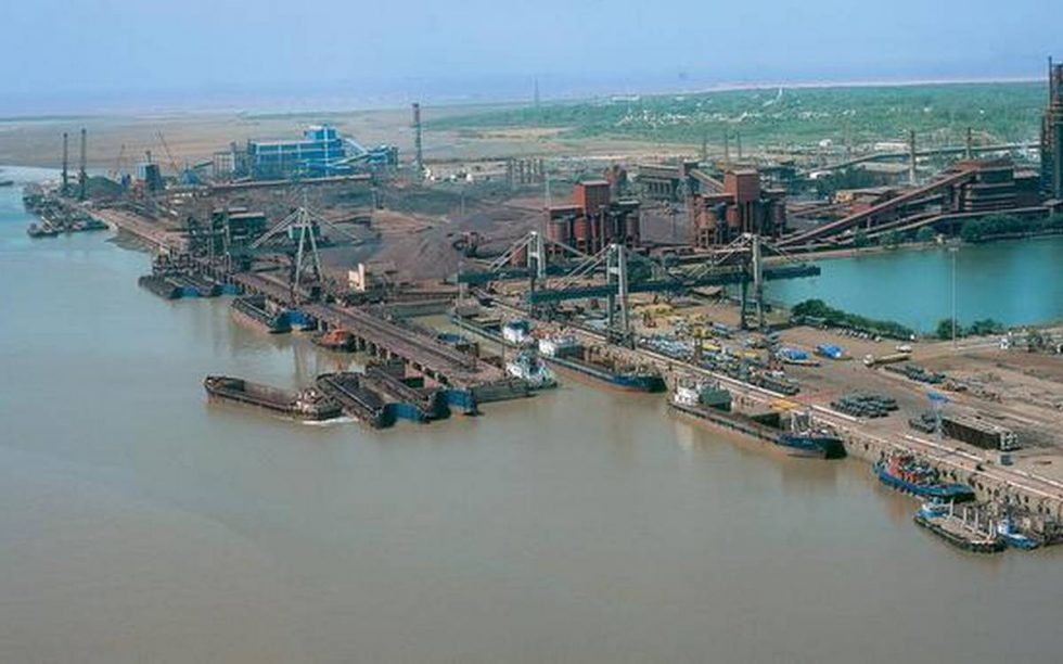 Essar Bulk Terminal Wins Green Nod For ₹2,000 Crore LNG Terminal At ...